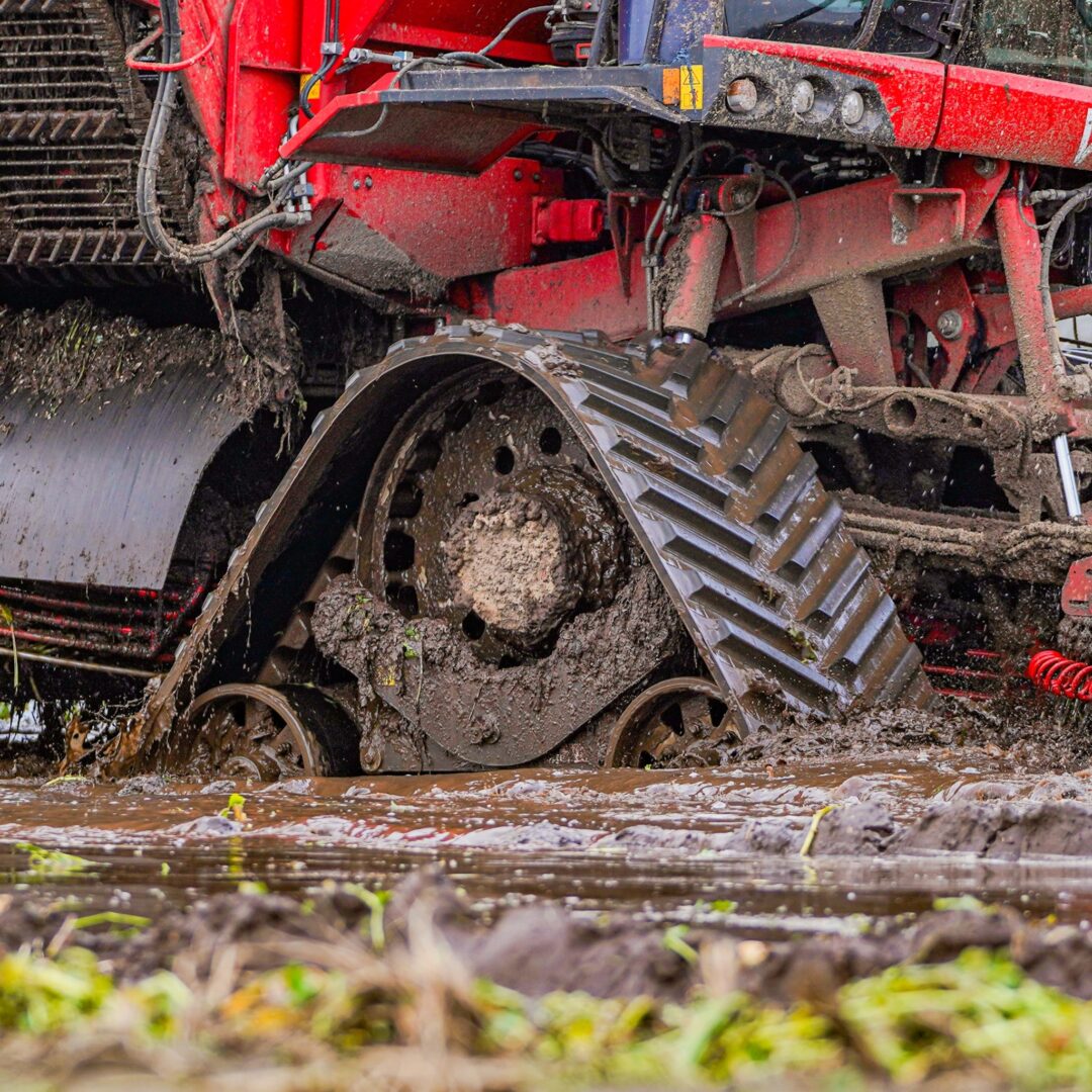 FRICTION vs POSITIVE DRIVE AG Track Systems | AGTrackTalk